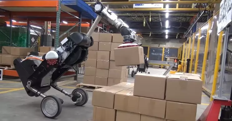 Boston Dynamics išleido vaizdo įrašą apie Handle, naują sandėlio darbo robotą