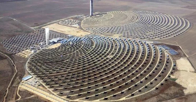 Saudi-Arabien og Dubai investerer tungt i solcelledrevet fremtid