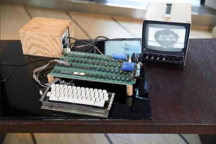 Apple 1-computer henter 905.000 USD hos Bonhams