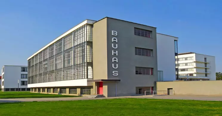 A Google Doodle a Bauhaus 100. évfordulóját ünnepli