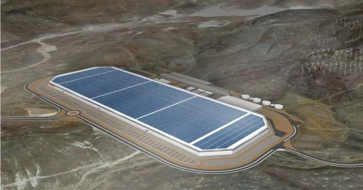 Tesla zonne-energie-output tweemaal het vermogen dat door al zijn auto's wordt gebruikt