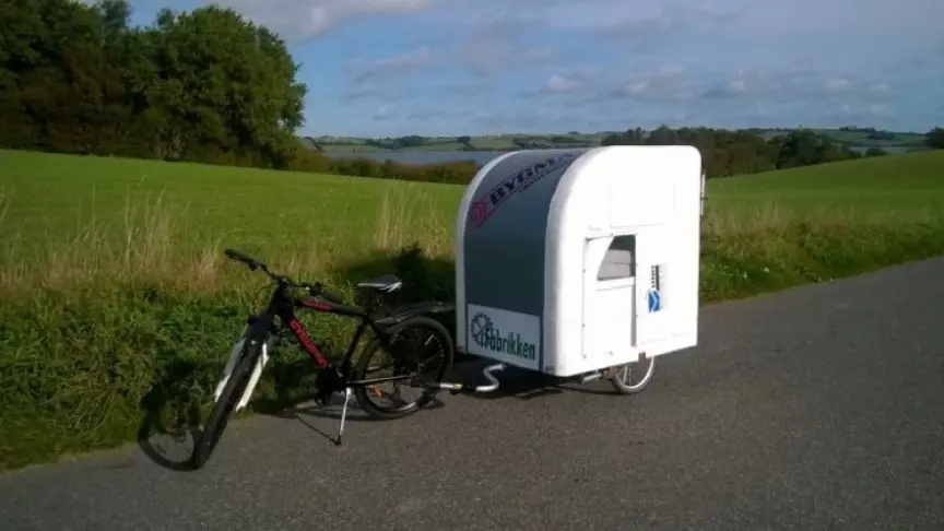 “Wide Path Camper” iki adam üçin ýeňil kerwenlerde iň esasydyr