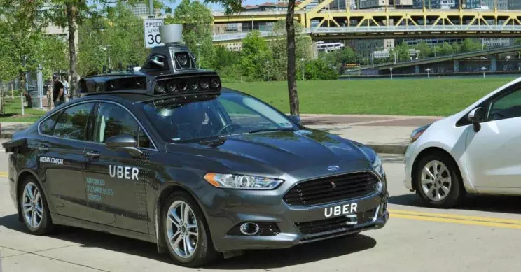 Uber Auto Unitate Autonomoak 1 milioi dolar lortzen ditu Toyota, SoftBank, Denso-ren eskutik