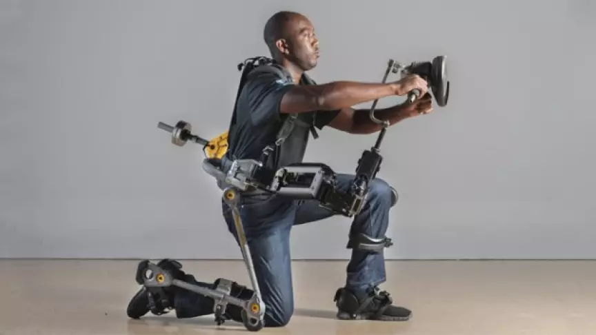 Fortis exoskeleton mara ƙarfi yana ba ku damar ɗaukar kayan aiki masu nauyi har abada