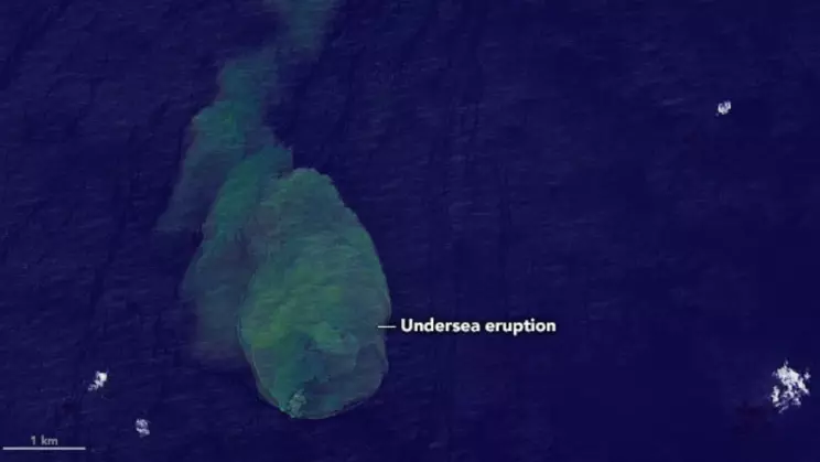 Një satelit i NASA-s shkrepi një imazh të shpërthimit të vullkanit 