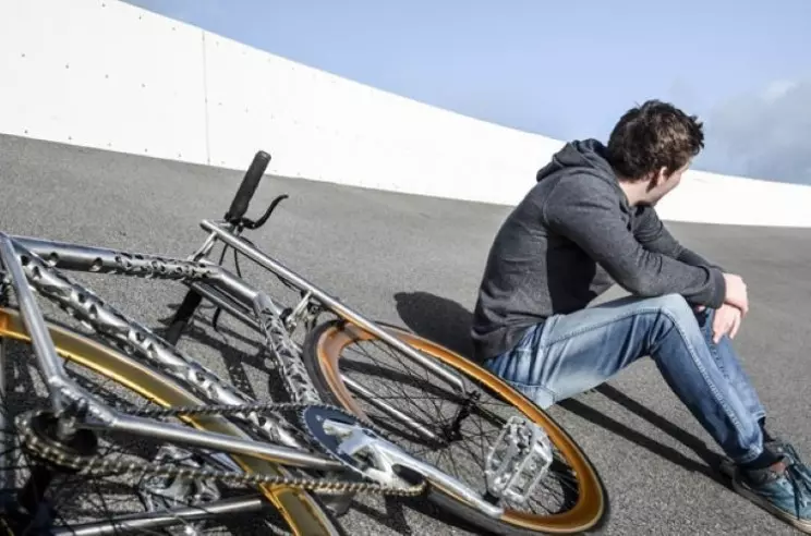 Erembald est un vélo en acier inoxydable découpé au laser sur mesure