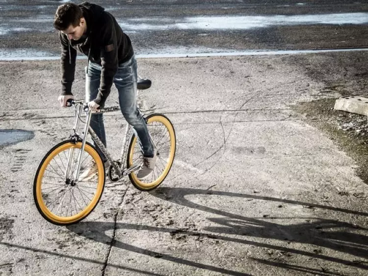 vélo-émeraude-coupé-au-laser