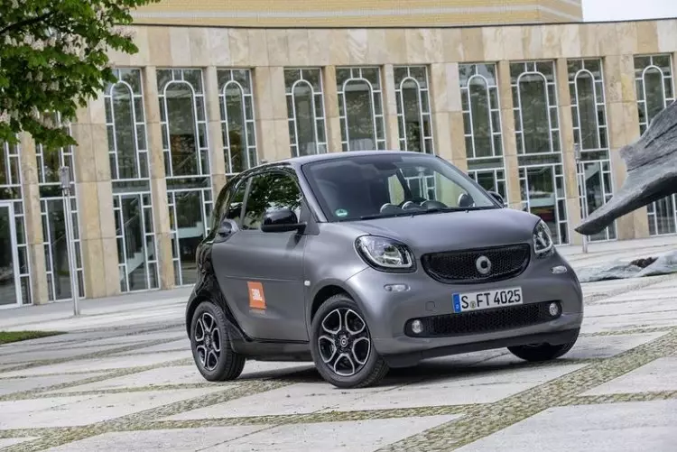 smart-fortwo-jbl-ses sistemi-1