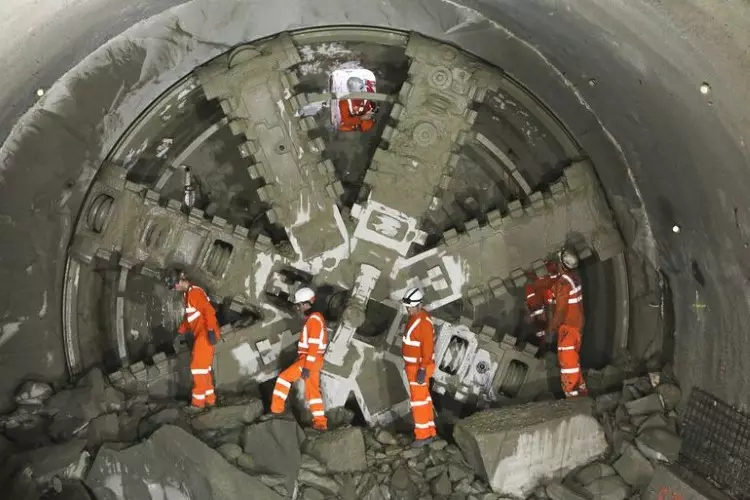 crossrail-tunneling-zuchara-10