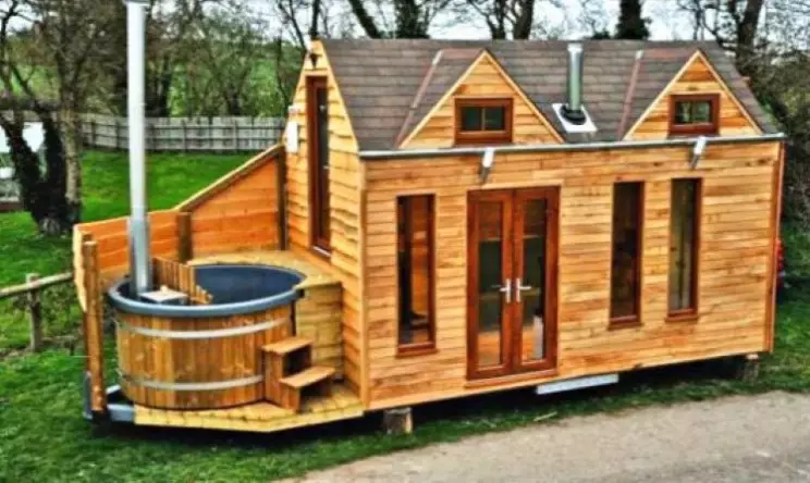 Малките UK Tinywood Homes се предлагат със собствена хидромасажна вана