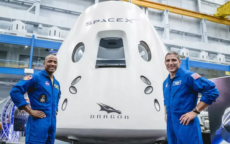 Ho Dutla ha Valve ho Bakile ho phatloha ha Dragon Crew Capsule ea SpaceX