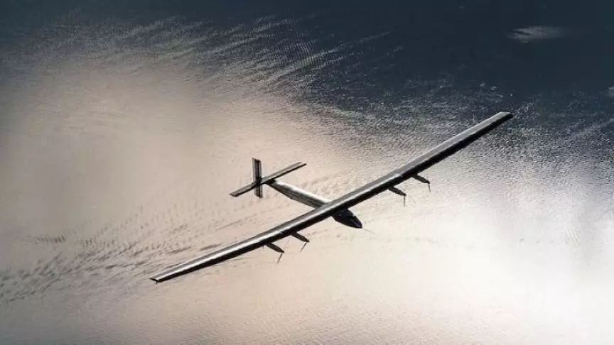 Solar Impulse 2 မှ ချိုးဖျက်ထားသော မှတ်တမ်း သုံးခု