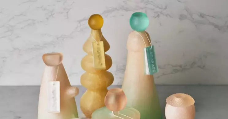 Imballaggi e bottiglie eleganti ed ecologici realizzati interamente con sapone anziché in plastica