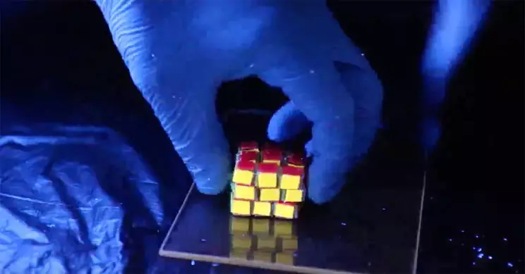 Formowalna kostka Rubika stworzona przez naukowców może prowadzić do użytecznego przechowywania danych