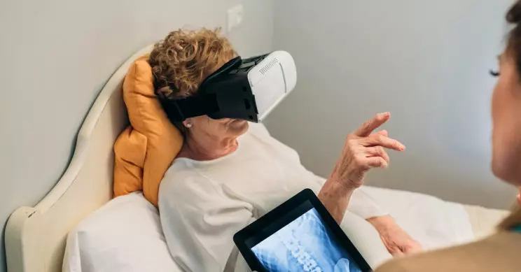 Rzeczywistość wirtualna może pomóc złagodzić silny ból u pacjentów – wynika z badań