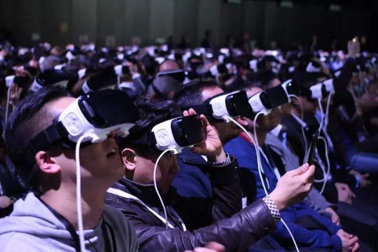 Virtuell verklighet kan hjälpa till att lindra svår smärta hos patienter, visar studien