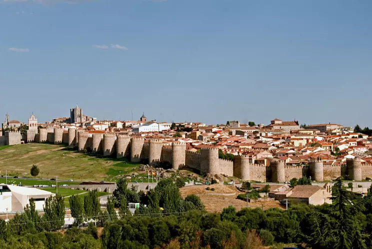spanien rejseleder walls of avila