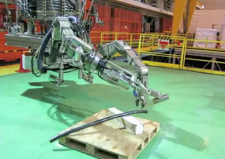 तोशिबाचा रोबोट कदाचित जपानच्या आण्विक समस्येचे उत्तर असू शकेल