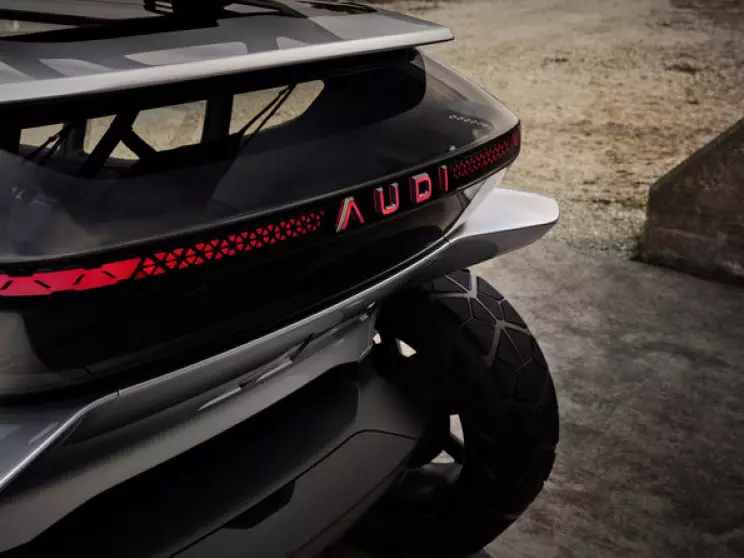 آئودی خودروی آینده را معرفی می کند: Audi AI: Trail Quattro