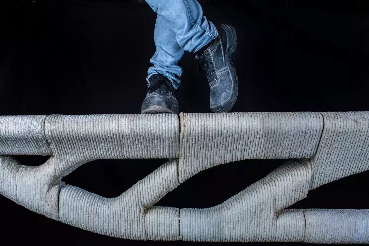 Betongbro skapad med en 3D-skrivare tar byggbranschen med storm