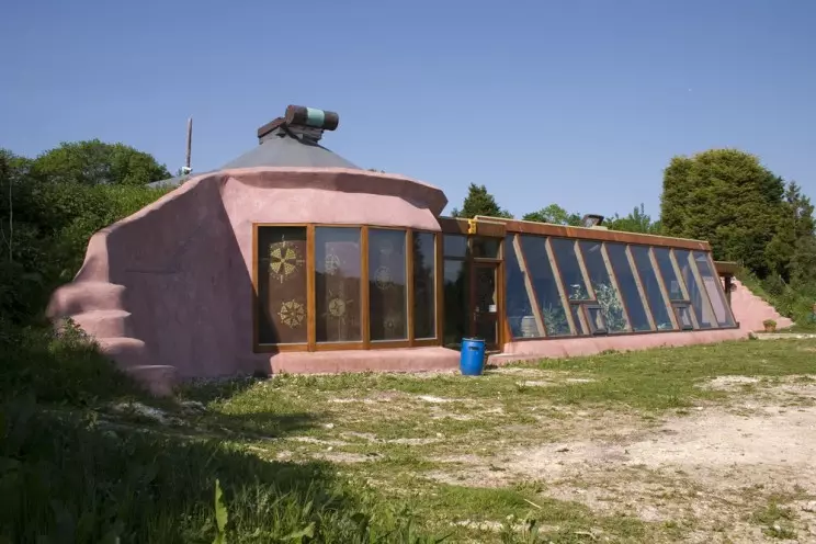 Ukuhlola I-Earthship - Umbono Wokwakha Esimeme Ophumelelayo, Noma Cha?