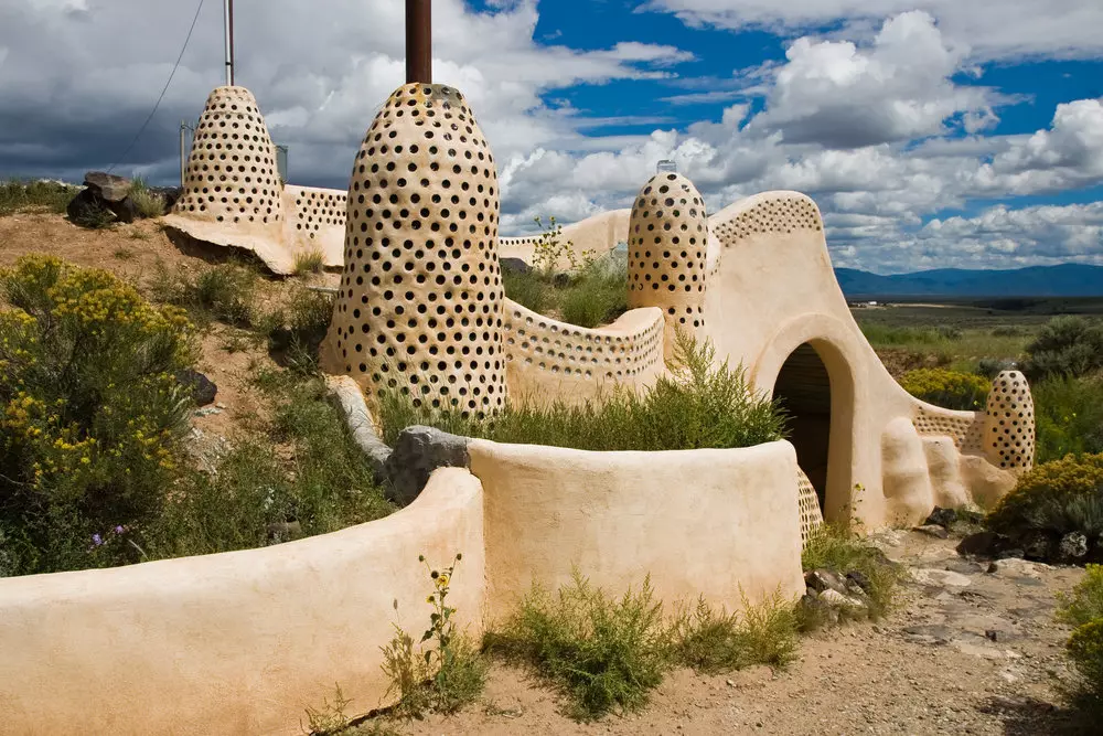 rsz_earthship_cuairteoirí_lár_taos_nua_meicsiceo_rong_flickr