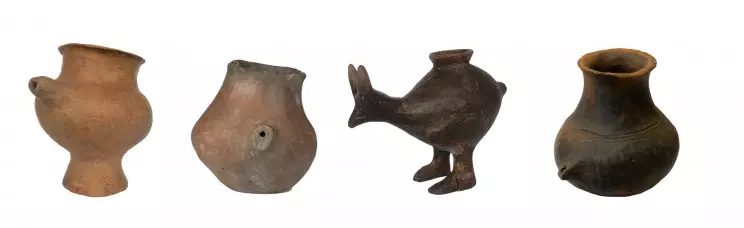 Orok Prasejarah Nginum Susu tina Botol Teuing, Panalitian Arkeologi