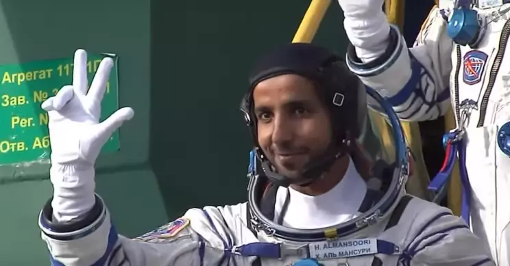 पहले अमीराती अंतरिक्ष यात्री ने आईएसएस में प्रवेश किया, संयुक्त अरब अमीरात के लिए इतिहास रचा