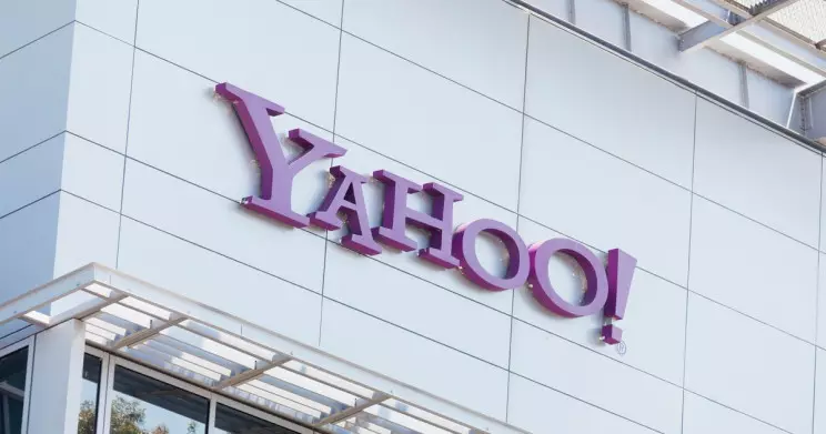 Fréiere Yahoo Employé gëtt zouginn Benotzer E-Mailen ze hacken op der Sich no nackte Biller