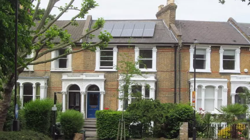 Solar PV: Nahoana i London no manaraka ny sisa amin'ny UK?