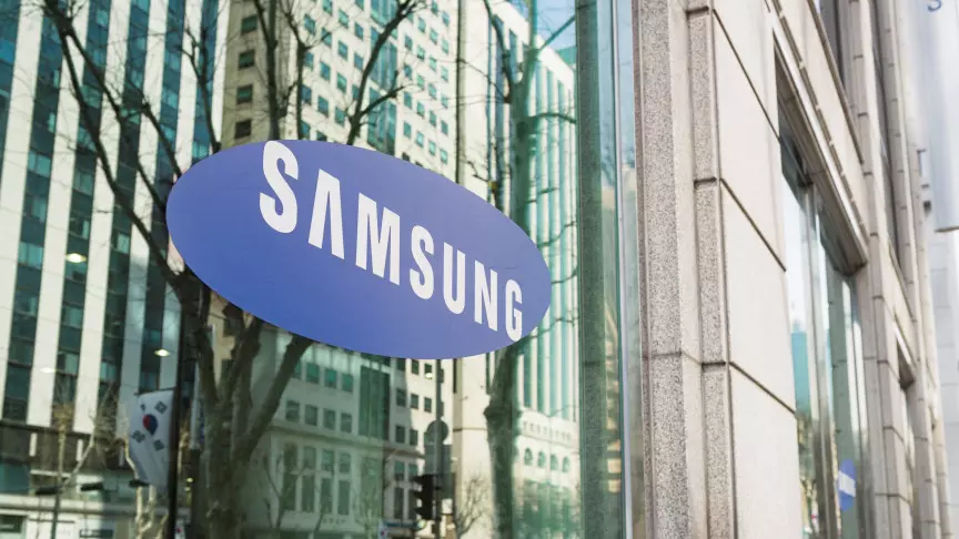 „Samsung“ per ateinančius penkerius metus į puslaidininkius investuos 360 mlrd