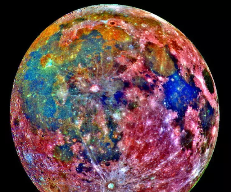 Palsu-warna gambar Bulan