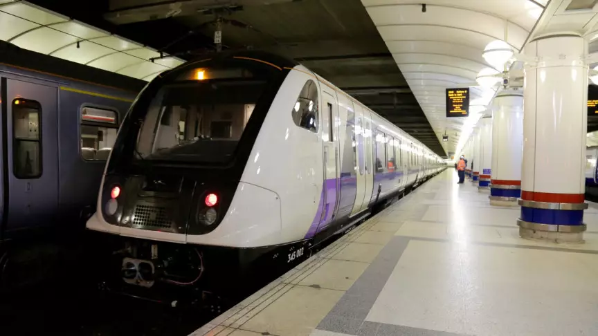 De nieuwe metrolijn van Londen is eindelijk operationeel