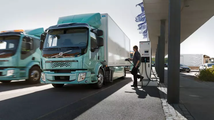 Volvo comienza a vender camiones eléctricos para transporte urbano