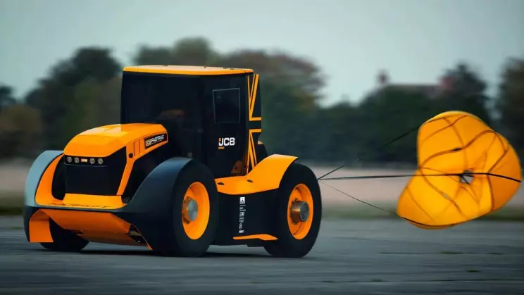 El tractor més ràpid del món bat el rècord mundial Guinness