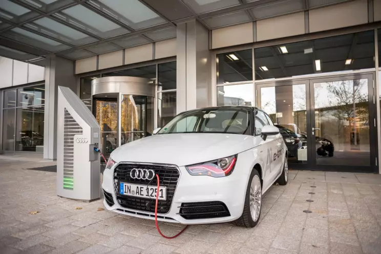 Audi elspezos 12 miliardojn da eŭroj por elektrigi sian veturilon