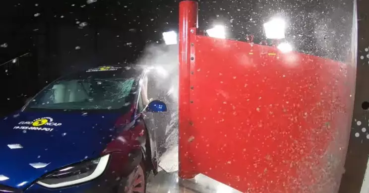 Tesla Model X waxa uu ku helay 5-Xiddig Imtixaanka Badbaadada Euro NCAP