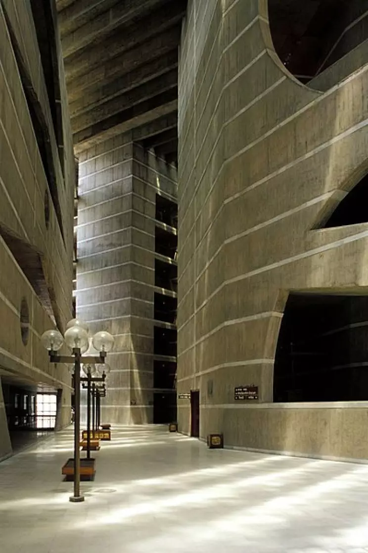 5 ynteressante feiten oer Louis Kahn's Nasjonale Gearkomste fan Bangladesh