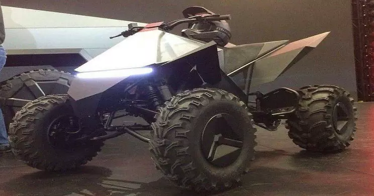 “Tesla” -nyň elektrik ATV-si täze çykan suratlarda geň galdyryjy