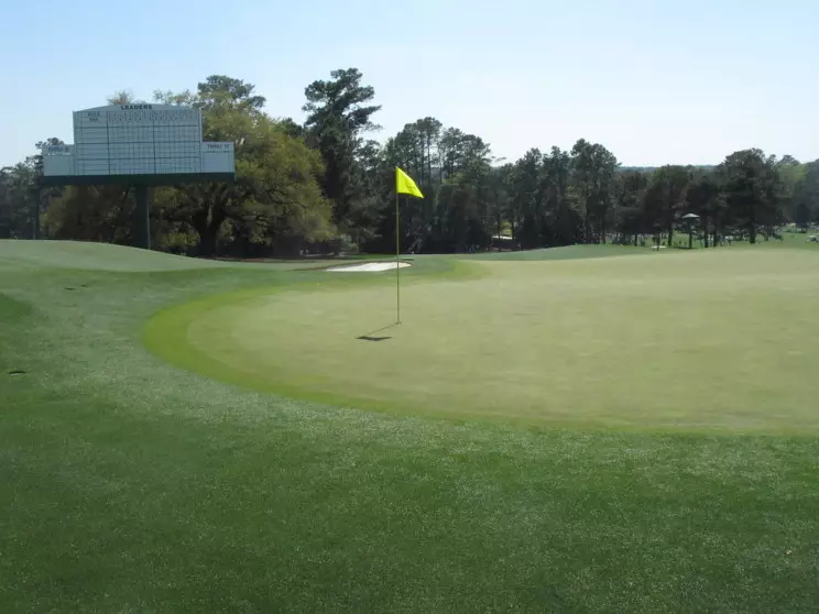 Imọ-ẹrọ Alailẹgbẹ ti Awọn Ọya ni Augusta National Golf Course