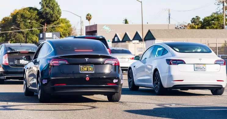 Tesla Model 3 jest 9. najlepiej sprzedającym się samochodem w USA