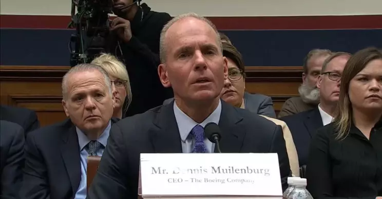 Boeing CEO Dennis Muilenburg သည် 737 MAX အရေးအခင်းအပြီးတွင် ရာထူးမှ နုတ်ထွက်ခဲ့သည်။