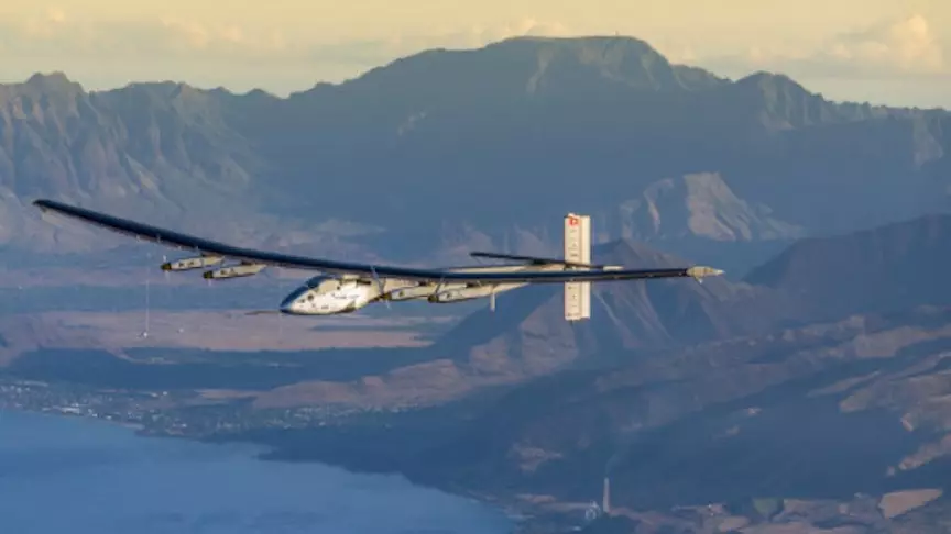 Solar Impulse 2 Weider ronderëm d'Weltrees