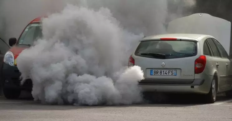 Švedska bo raziskala postopno opuščanje fosilnih goriv in prepoved prodaje novih bencinskih vozil