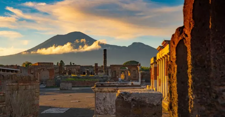 I-Pompeii kanye Nokuqhuma KweNtaba i-Vesuvius: Umugqa Wesikhathi