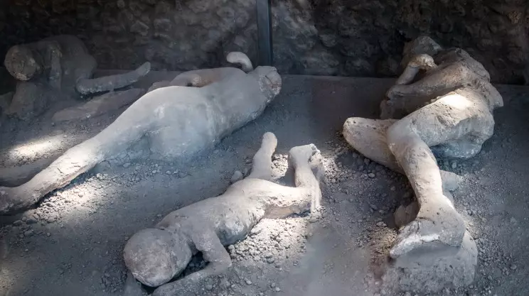 Pompeii we Wesuwiýus dagynyň atylmagy: Wagt görkezijisi