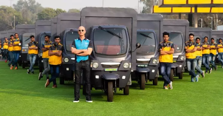 Amazon pwomèt 10,000 rickshaw elektrik pou flòt livrezon peyi Zend li a anvan 2025.