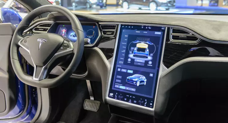 Sénator Hayang Tesla Ngadamel Perbaikan Kasalametan pikeun Autopilot