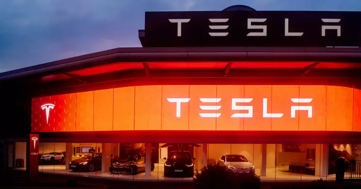 Tesla သည် အသုံးပြုပြီးသော Model S တွင်သတိမထားမိဘဲ Autopilot ကိုပိတ်လိုက်သည်။