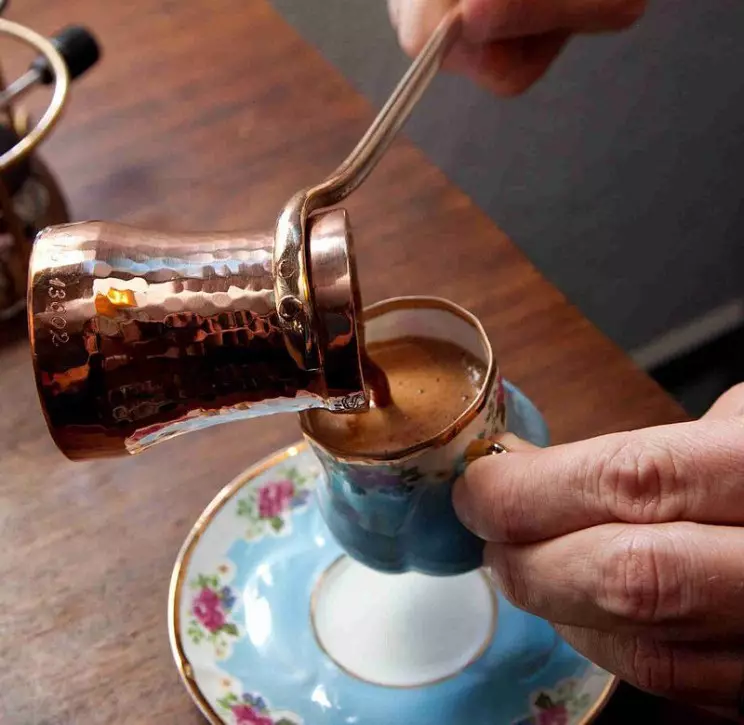 Кофенің тарихы: инженерия сізге таңғы қайнатуды әкелетін 10 әдіс